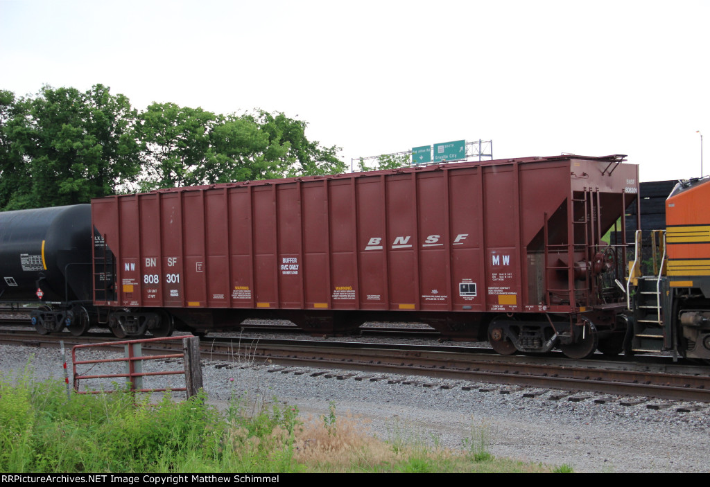 BNSF FMC Hopper Buffer Car